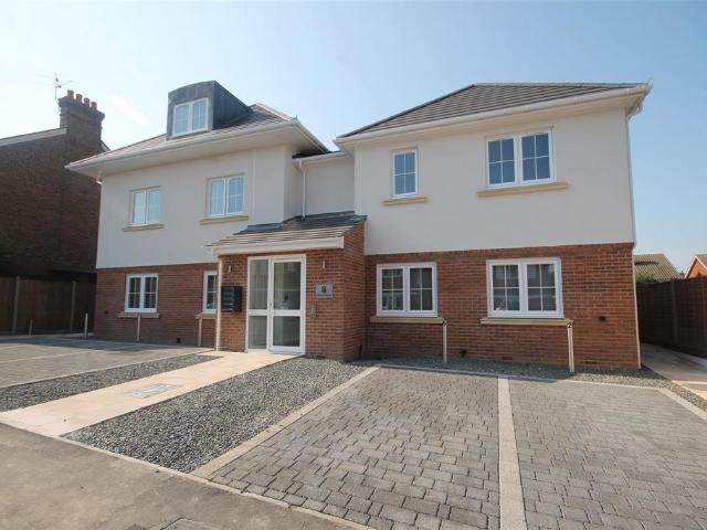 ANDREWS CLOSE, EPSOM KT17 1 bed apartment to rent £1,495 pcm £345 pw