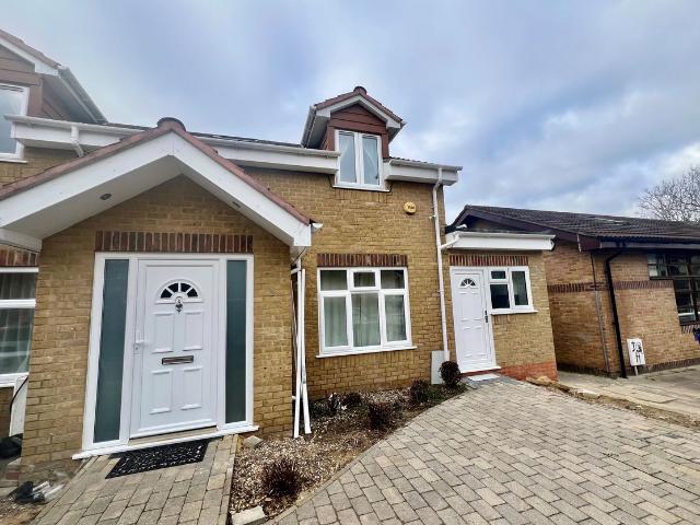 Andrews Close, Harrow HA1, Studio to rent, £1,100 pcm | PrimeLocation