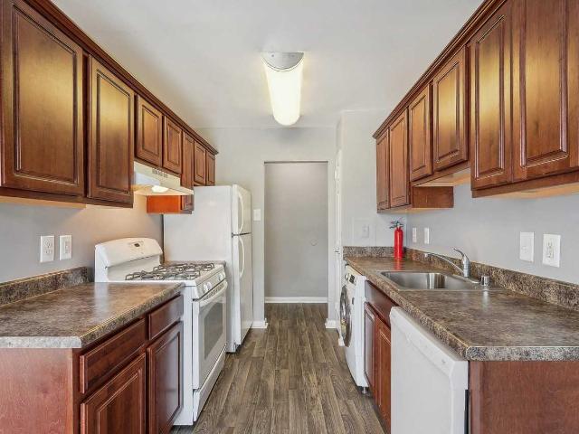 Andrews Ridge Apartments 3 Bedroom Apartment for Rent at 5635 Regency Park Ct, Suitland, MD 20746 Suitland Silver Hill