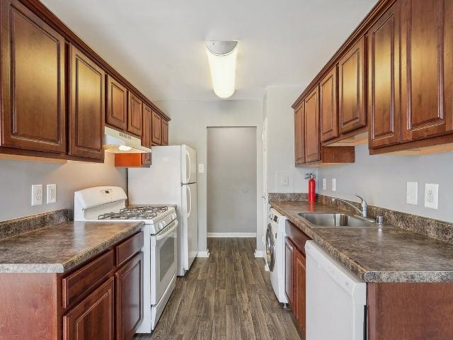 Andrews Ridge Apartments 1 Bedroom Apartment for Rent at 5635 Regency Park Ct, Suitland, MD 20746 Suitland Silver Hill