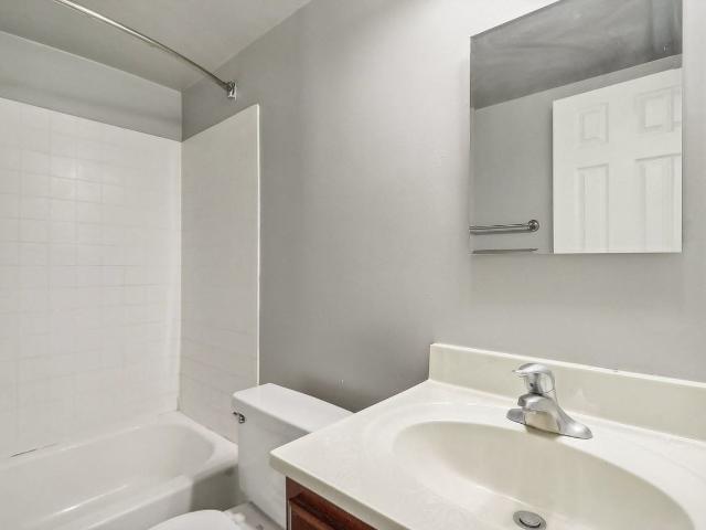 Andrews Ridge Apartments 2 Bedroom Apartment for Rent at 5635 Regency Park Ct, Suitland, MD 20746 Suitland Silver Hill