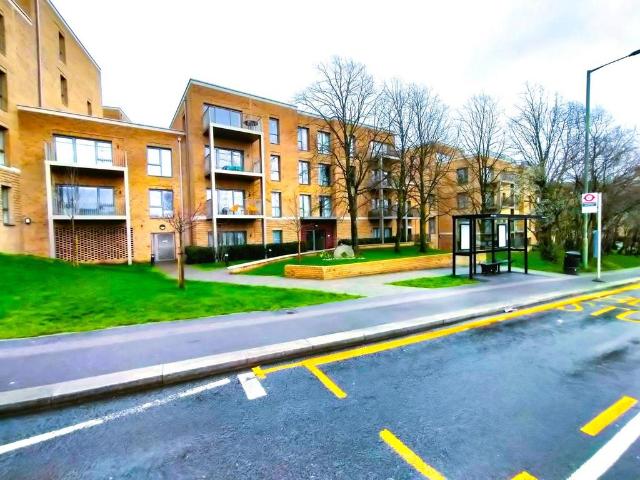 Anemone Apartments, Mill Hill, NW7 2 bed apartment to rent £2,200 pcm £508 pw