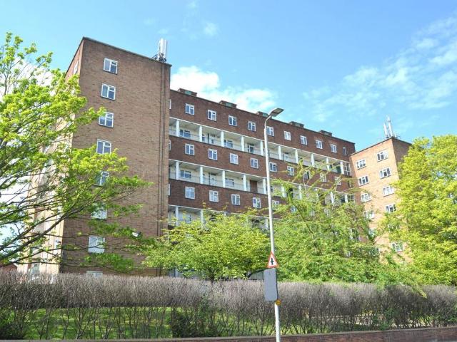 Anerley Road, Anerley SE20 2 bed flat to rent £1,750 pcm £404 pw
