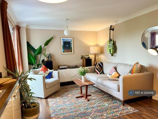 Anerley Station Road, London, SE20 2 bed flat to rent £1,795 pcm £414 pw