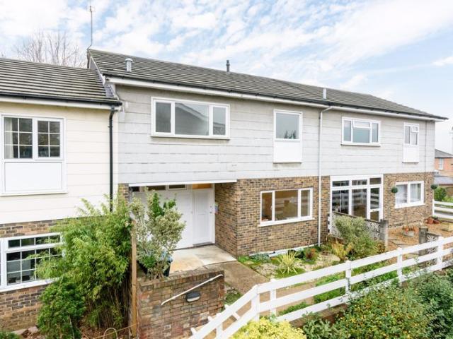Angas Court, Weybridge KT13, 3 bed terraced house to rent, £2,500 pcm | PrimeLocation