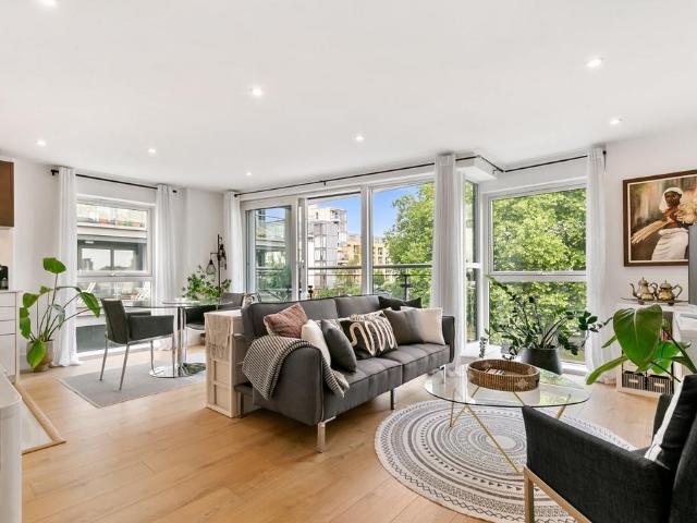 Angel Wharf, 56 Eagle Wharf Road, London 2 bed flat to rent £3,950 pcm £912 pw