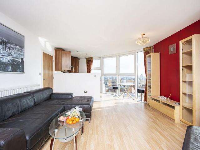 Angel Lane, Stratford, London, E15 2 bed flat to rent £2,250 pcm £519 pw