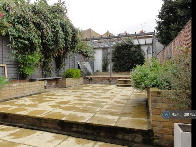 Angel, London, N1 1 bed flat to rent £2,950 pcm £681 pw