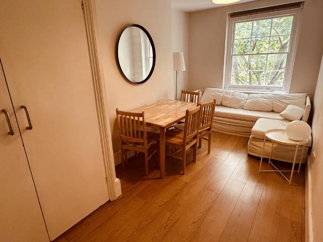 Angel N1 4 bed flat to rent £4,853 pcm £1,120 pw
