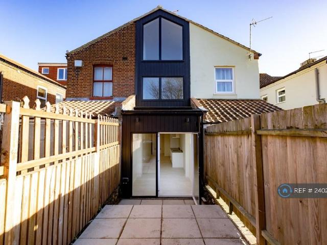 Angel Road, Norwich, NR3 2 bed terraced house to rent £1,375 pcm £317 pw