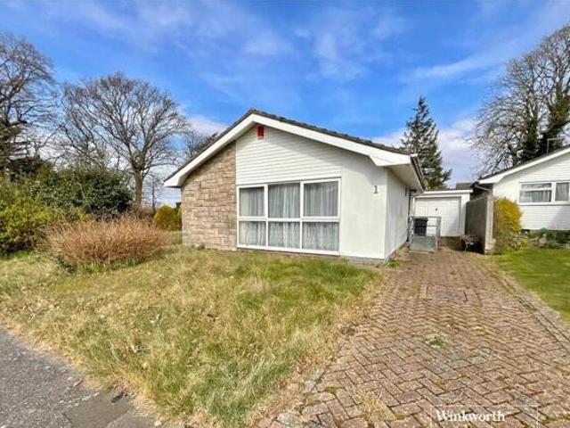 Angeline Close, Highcliffe, 3 Bedroom Bungalow