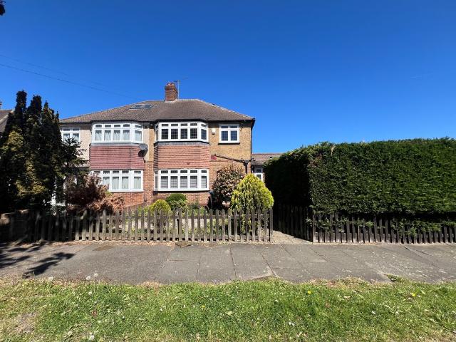 Anglesmede Crescent, Pinner, HA5