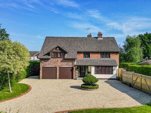 Angley Road, Cranbrook TN17, 4 bed detached house to rent, £3,250 pcm | PrimeLocation