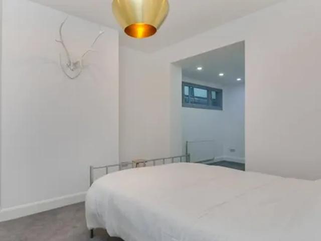 Anhalt Road, London, SW11 4NZ, United Kingdom | 2 bed apartment for rent #138594885 | Rentberry