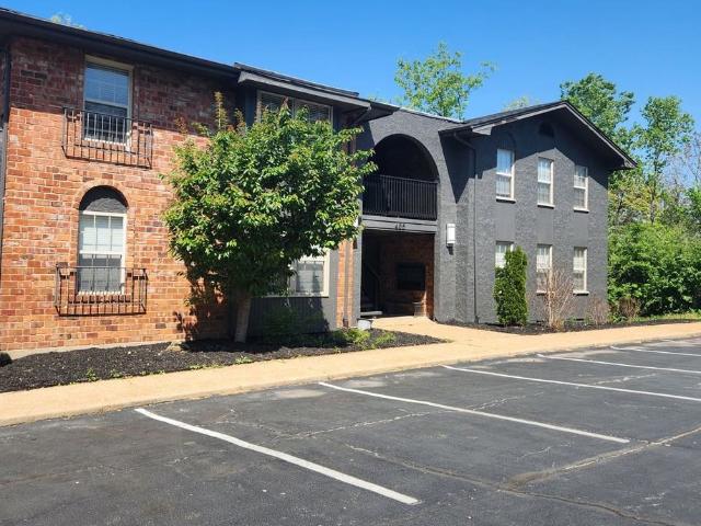 Anic Crossings 2 Bedroom Apartment for Rent at 411 S Geyer Rd, Kirkwood, MO 63122