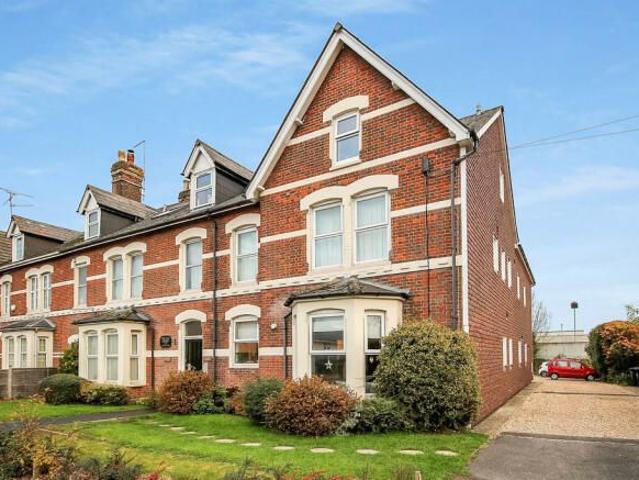 Anstey Road, Alton GU34, 2 bed flat to rent, £1,300 pcm | PrimeLocation
