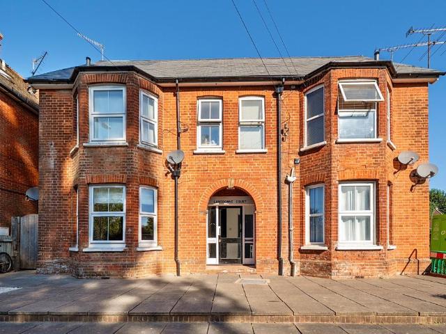 Anstey Road, Hampshire GU34 2 bed flat to rent £1,450 pcm £335 pw