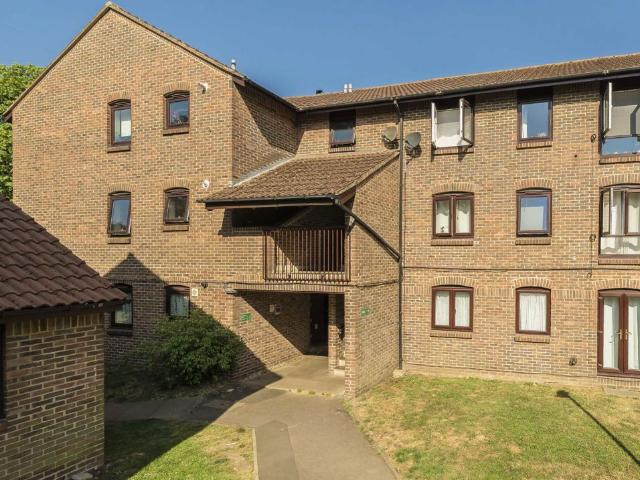 Anstice Close, Chiswick W4, 1 bed flat to rent, £1,998 pcm | PrimeLocation