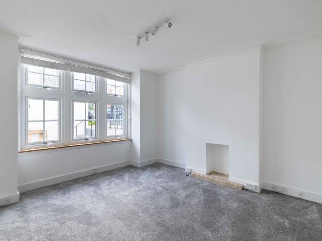 Anselm Road, Fulham, London SW6, 2 bed flat to rent, £3,000 pcm | PrimeLocation
