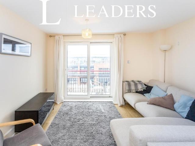Anson Court, The Canalside, Gunwharf. 2 bed flat to rent £1,800 pcm £415 pw