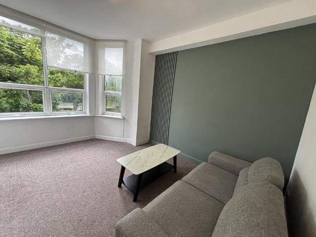 Anson Road, M14 5BZ 2 bed flat to rent £1,050 pcm £242 pw
