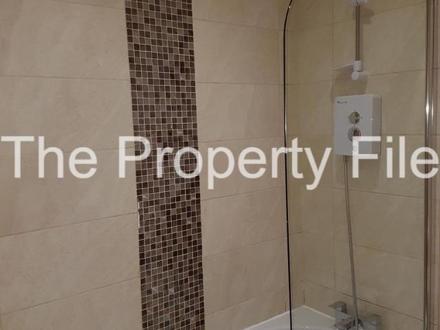 Anson Road M14 2 bed flat to rent £1,375 pcm £317 pw