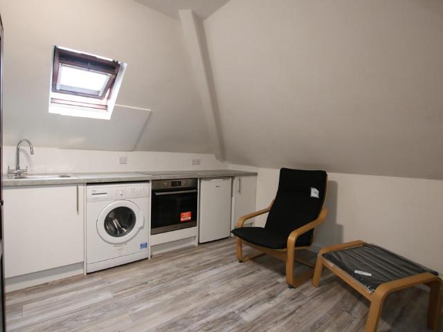Anson Road, Cricklewood, NW2 Studio to rent £1,050 pcm £242 pw