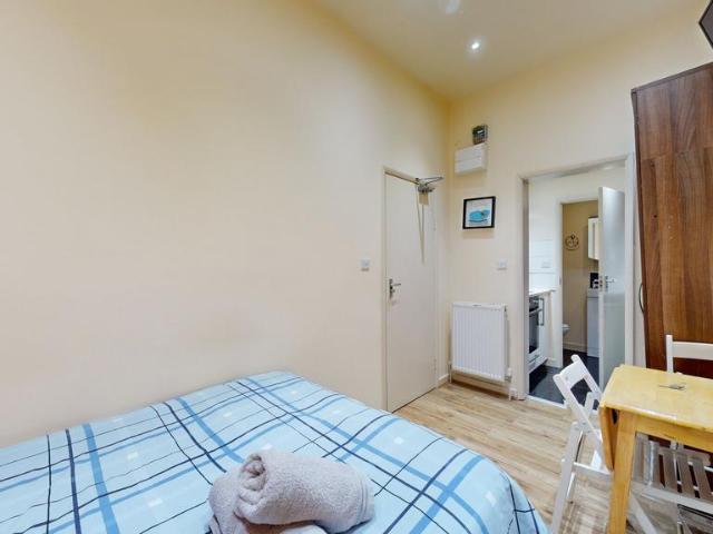 Anson Road, London NW2 Studio to rent £1,166 pcm £269 pw