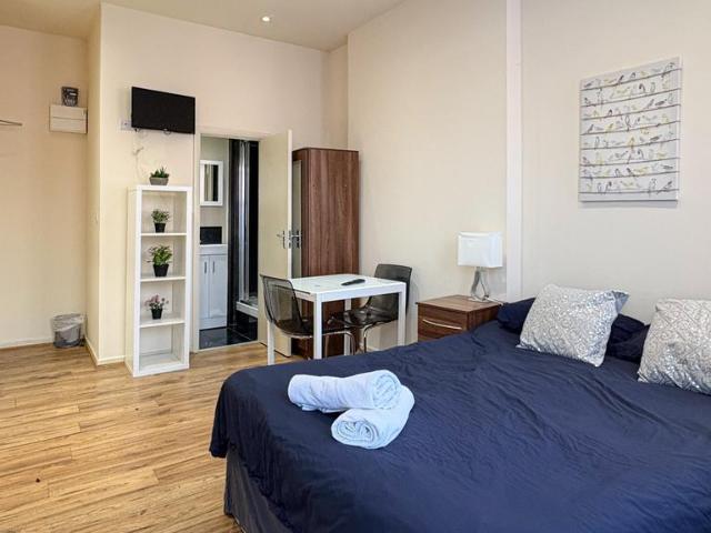 Anson Road, London NW2 Studio to rent £1,352 pcm £312 pw