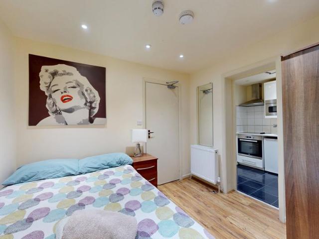 Anson Road, London NW2 Studio to rent £1,378 pcm £318 pw