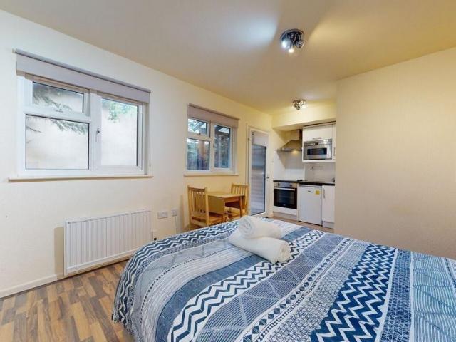 Anson Road, London NW2 Studio to rent £1,391 pcm £321 pw