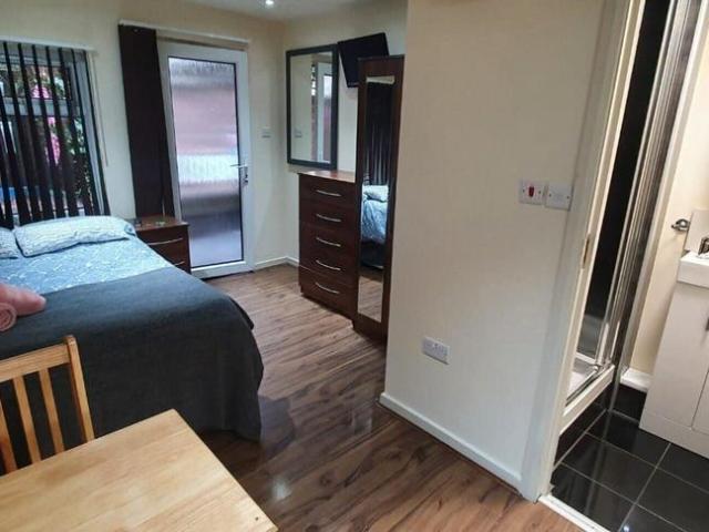 Anson Road, London NW2 Studio to rent £1,391 pcm £321 pw