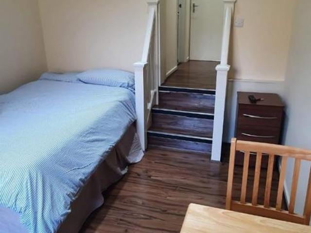 Anson Road Studio to rent £1,431 pcm £330 pw