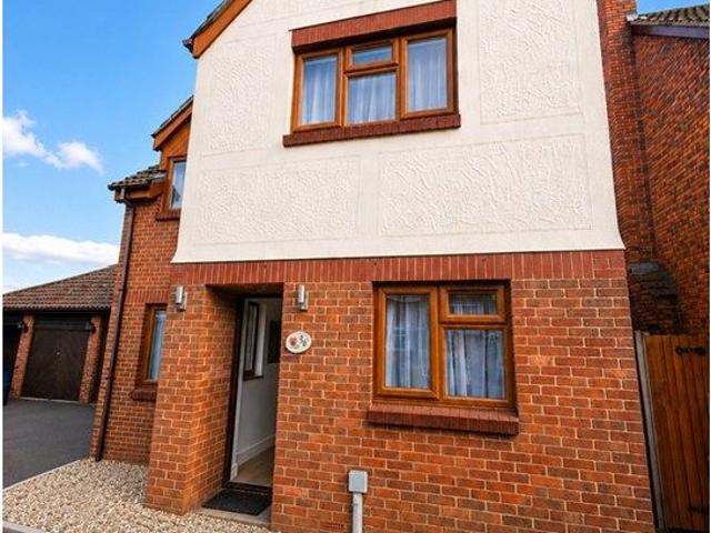 Antelope Avenue, Grays RM16, Room to rent, £1,000 pcm | PrimeLocation