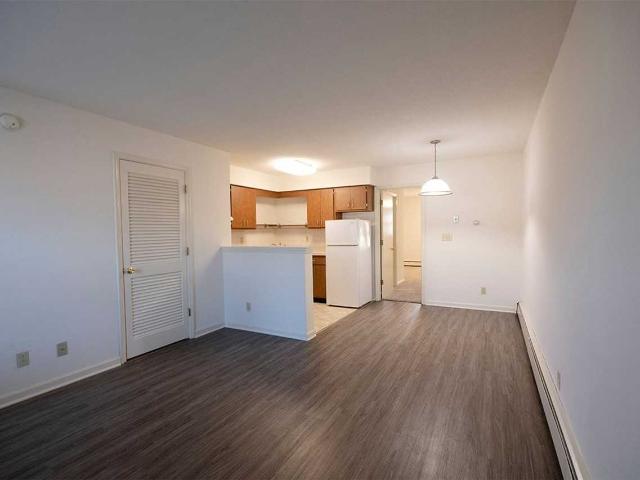Anthony Drive by Royse + Brinkmeyer 1 Bedroom Apartment for Rent at 1500 W Anthony Dr, Champaign, IL 61821 Dobbins Downs