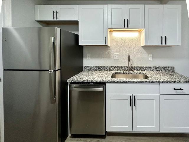 Anthos at Pinewood Manor 2 Bedroom Apartment for Rent at 6903 Tara Blvd, Jonesboro, GA 30236