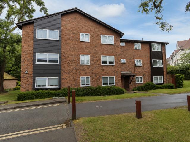 Anthus Mews, Hillingdon HA6 2 bed apartment to rent £1,895 pcm £437 pw