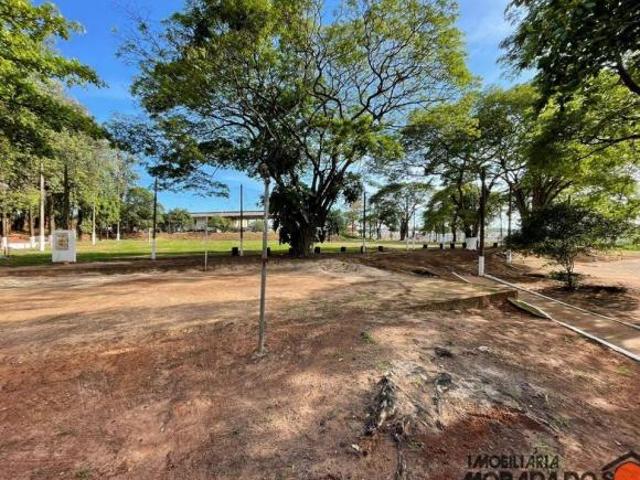 ANTIGO CLUBE BANESTADO localizado na BR 376, a 500 metros da industria de Paranavai sentido maringa