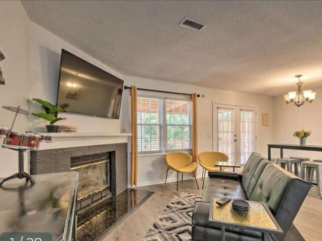 Antioch Gem! Large deck and Modern Comfort