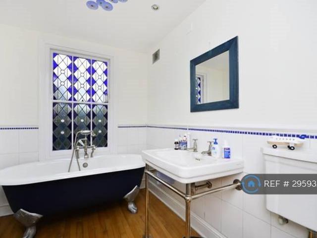 Antill Road, London, E3 3 bed terraced house to rent £4,250 pcm £981 pw