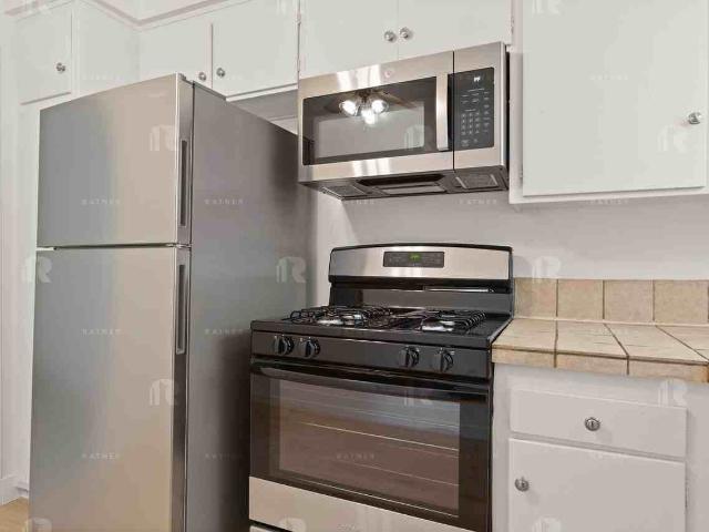 AN/TI/YO:B 5424 Corteen Place Studio Apartment for Rent at 5424 Corteen Pl, Los Angeles, CA 91607 Valley Village