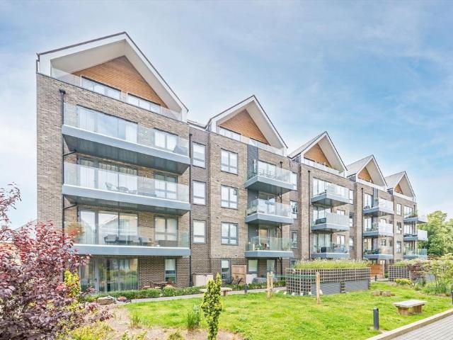 Antoinette Close, Kingston Upon. 1 bed flat to rent £2,200 pcm £508 pw