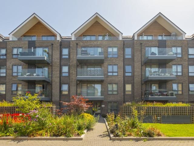 Antoinette Close, Kingston Upon Thames KT1, 1 bed flat to rent, £2,200 pcm | PrimeLocation