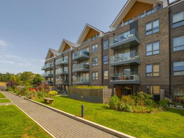 Antoinette Close Kingston Upon Thames. 1 bed apartment to rent £2,200 pcm £508 pw