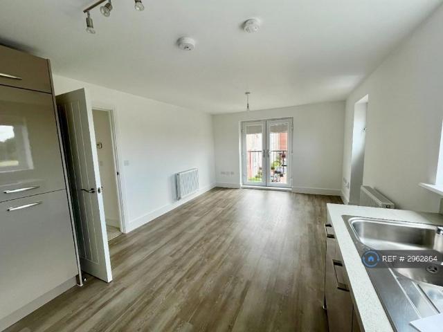 Anton Close, Rugby, CV21 2 bed flat to rent £1,025 pcm £237 pw