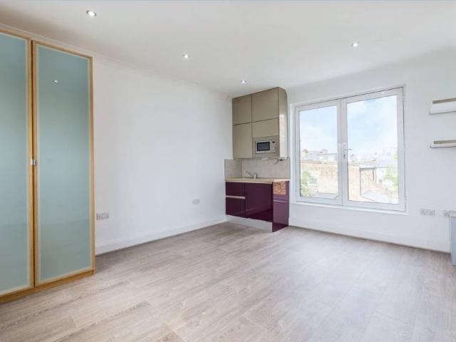Antrobus Road, Chiswick W4, Studio to rent, £1,375 pcm | PrimeLocation