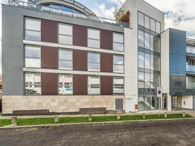 Anytime Fitness, Hartley Avenue, London, NW7 2HX, United Kingdom | 2 bed apartment for rent #167549503 | Rentberry