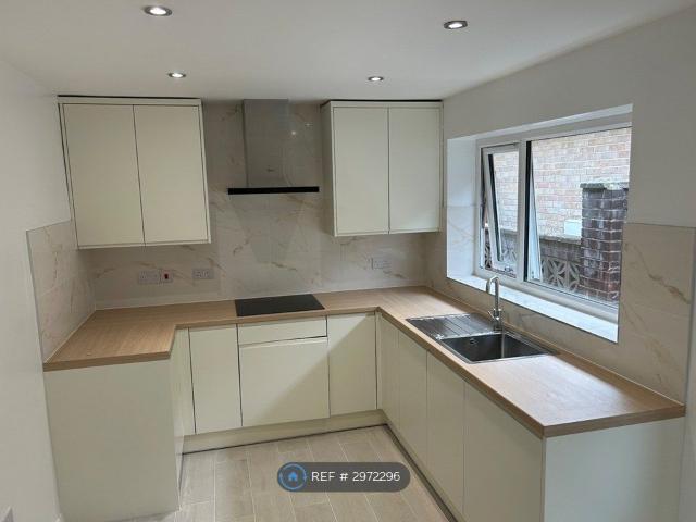 Anzac Close, Peacehaven BN10, 3 bed bungalow to rent, £2,200 pcm | PrimeLocation