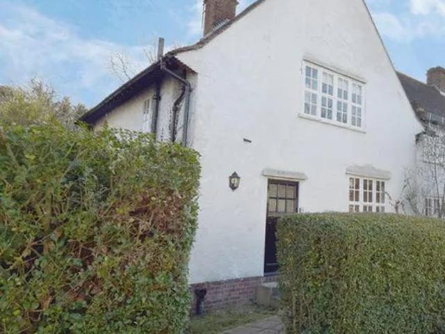 Asmuns Hill, London, NW11 6ET, United Kingdom | 3 bed duplex for rent #38792194 | Rentberry