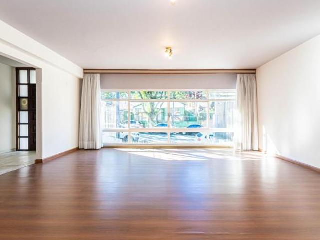 ASA ESPAÇOSA E ILUMINADA. PERMITE USO RESIDENCIAL